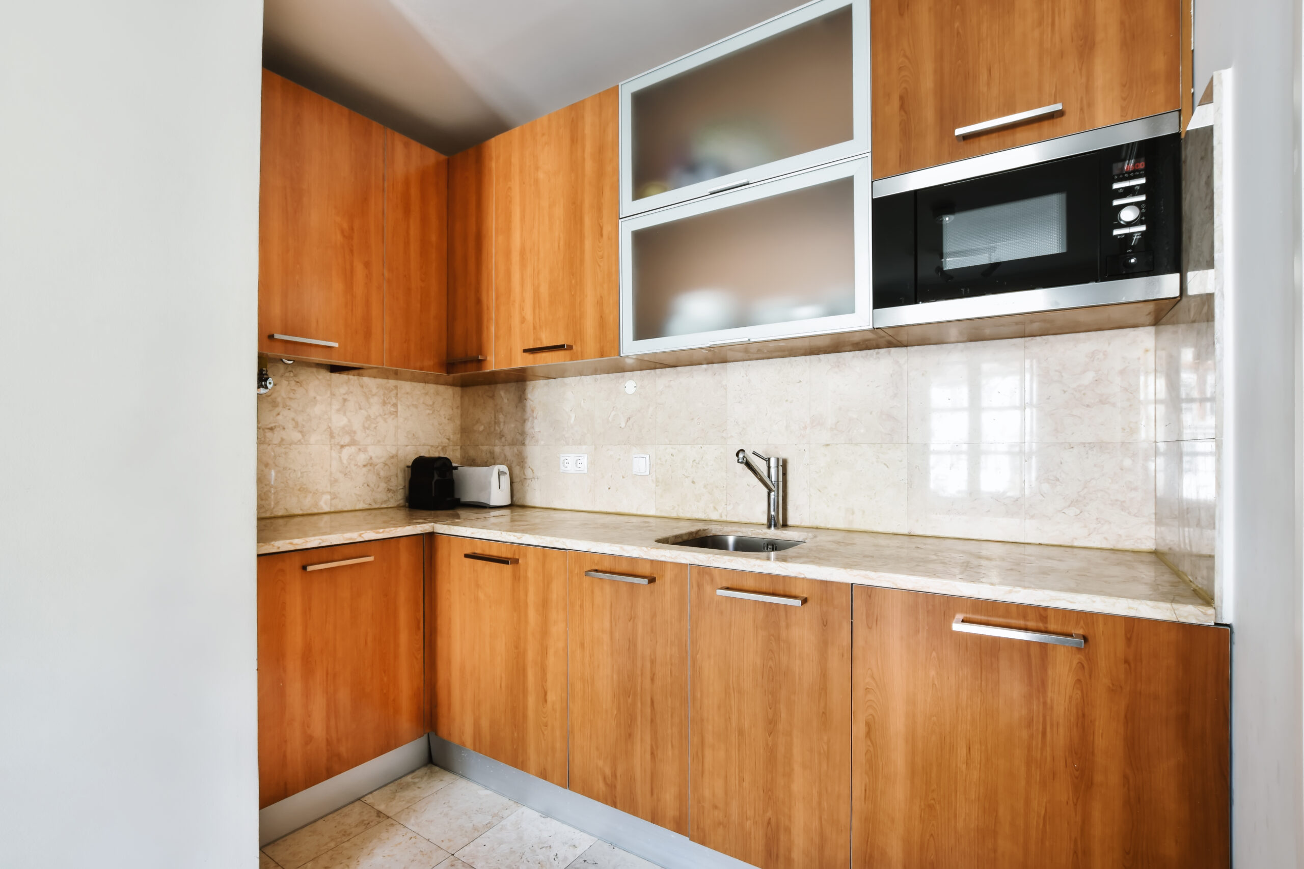 7 Model Kitchen Set Kaca Dan Jenisnya